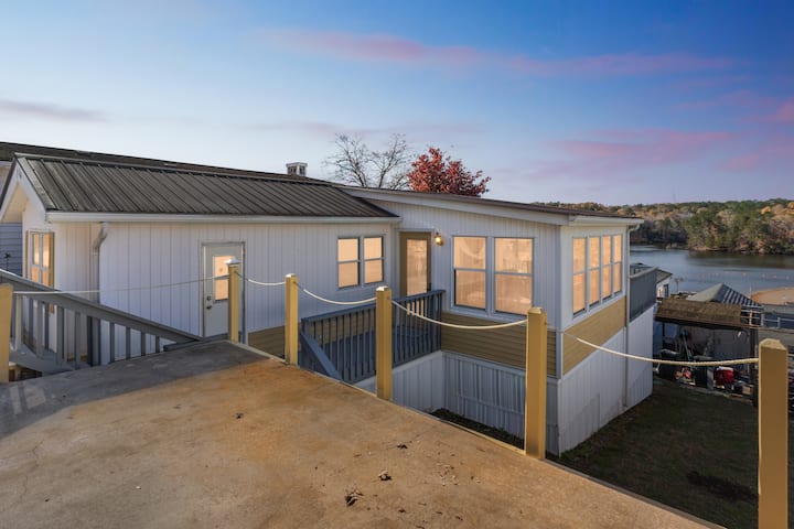 Lakefront Retreat In Badin Shores Resort - Tuckertown Reservoir, NC