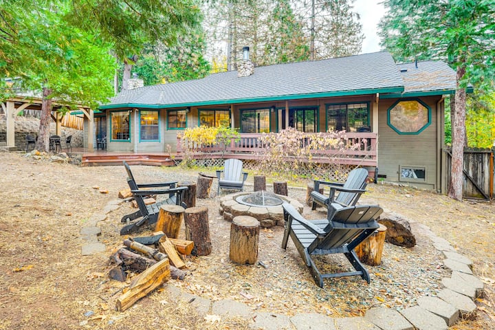 Fire Pit, Gazebo & Grill: Family Cabin In Arnold! - Arnold, CA