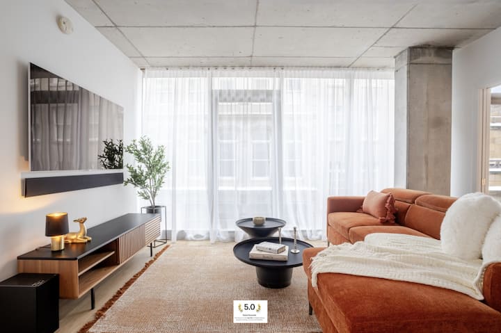 Elegant 3br In The Heart Of Old Mtl|+free Parking - Brossard