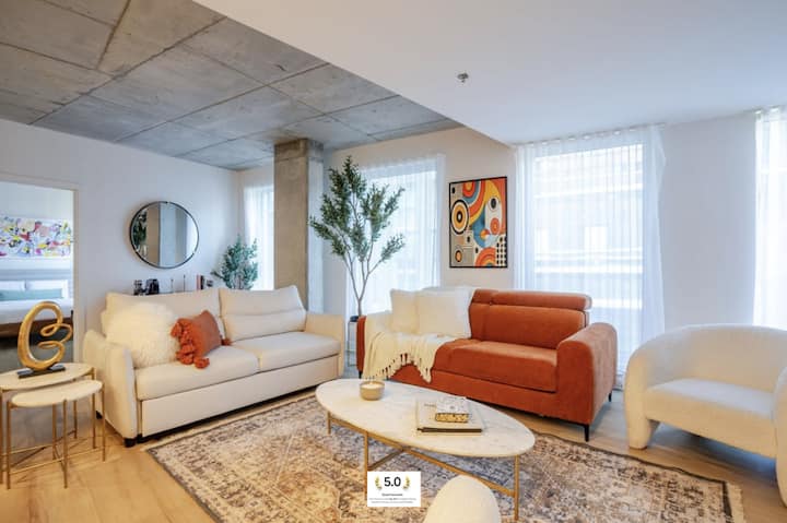 Elegance In The Heart Of Old Mtl|+ Free Parking - Brossard