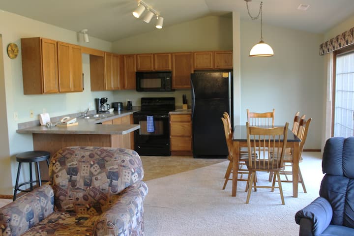 2 Bedroom Lynx Lake Condo In Eagle River Wi - Eagle River, WI