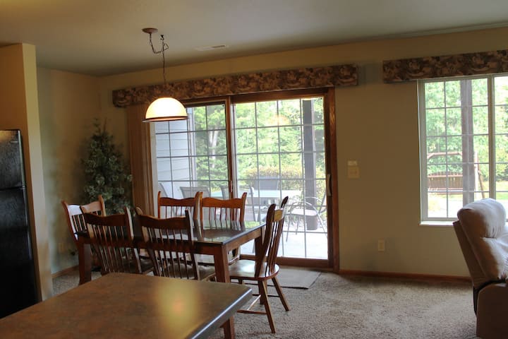 2 Bedroom Lynx Lake Condo In Eagle River Wi - Eagle River, WI