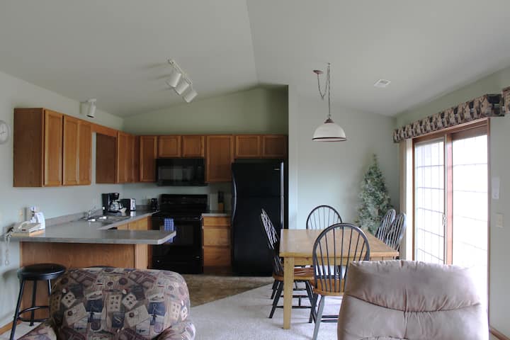 2 Bedroom Lynx Lake Condo In Eagle River Wi - Eagle River, WI