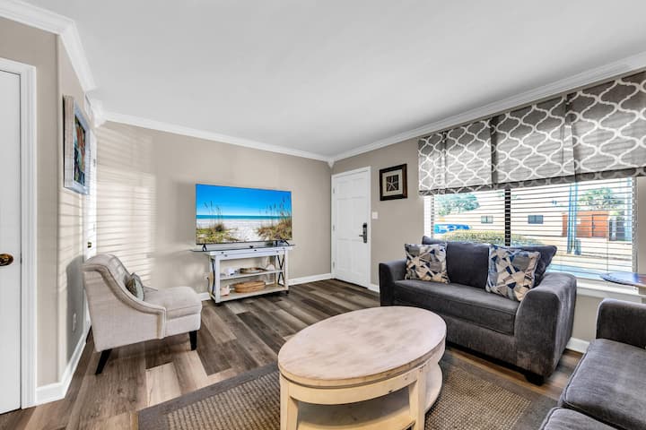 Walk To The Beach*ground Floor*snowbirds Welcome! - Miramar Beach, FL