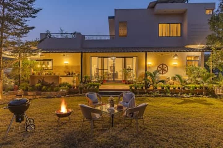 Jacuzzi Escape With Garden & Bar - Palwal