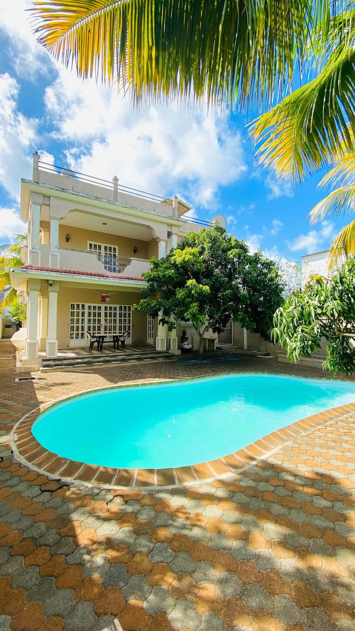 4-bedroom Villa, 12mins Walk To Beach - Mauritius