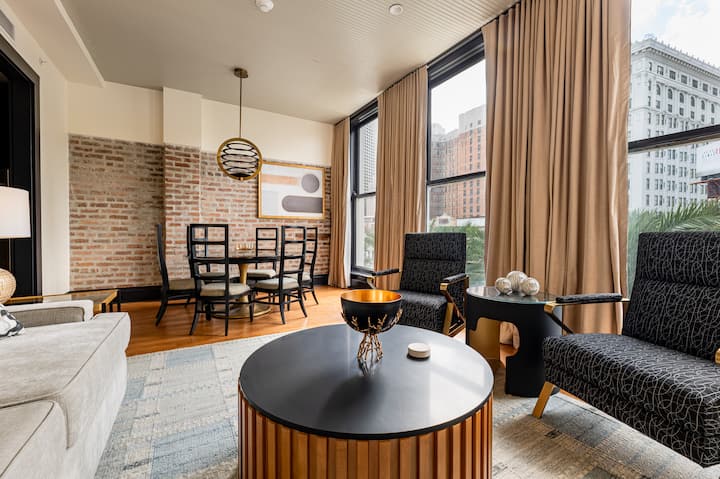 2br Luxury Stay & Downtown Views | The Mayfair - New Orleans, LA