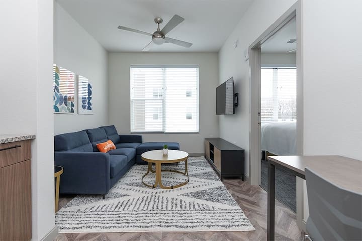 1-bedroom Near Uiuc/ Yugo Guest Suites - Champaign, IL