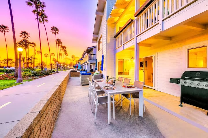 Coastal 6-bedroom Duplex With Ocean Views - Newport Beach, CA