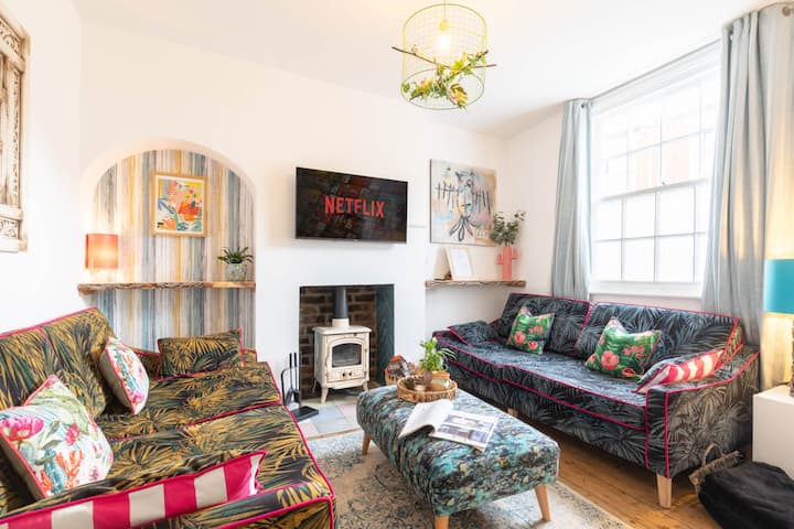 The Little Blue Seaside House - Scarborough