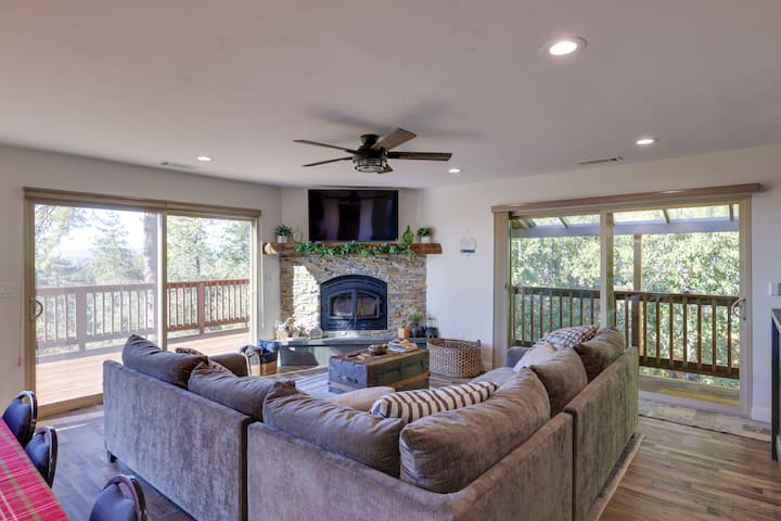 Ski, Hike & Fish: Mtn-view Gem W/ Deck In Tuolumne - Black Oak Casino Resort