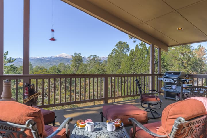 Wine & Wilderness: Mtn Luxe Chalet/ Hot Tub/ Views - Ruidoso, NM
