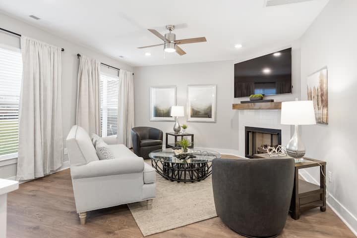 *New* Lux Modern | Near Nashville & Lake | Pets Ok - Gallatin, TN