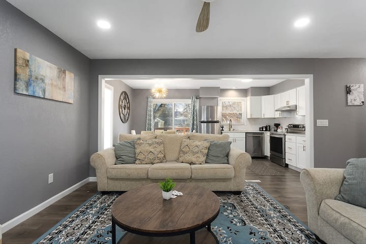 3br Updated+stunning_suburban Retreat - Overland Park