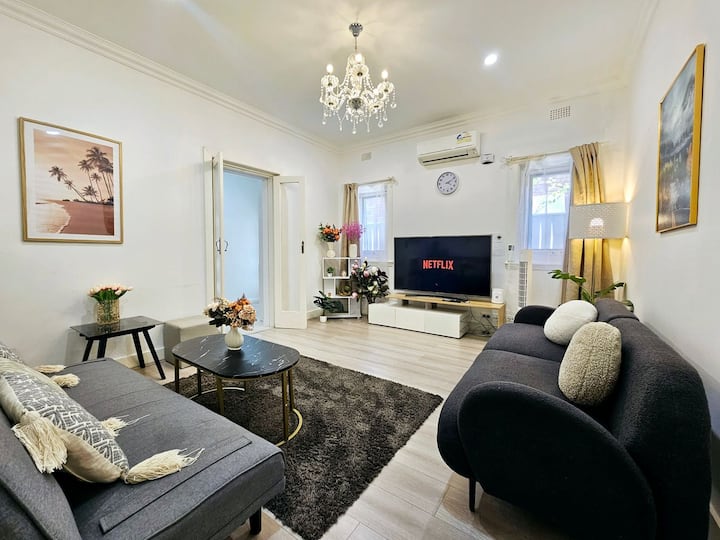Mins To Mall Convenient 3beds Classic Charm Home - Burwood