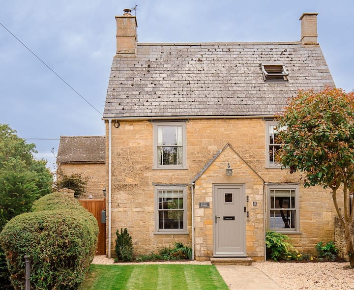 Characterful Cotswold Cottage  - Fuchsia Cottage - Burford