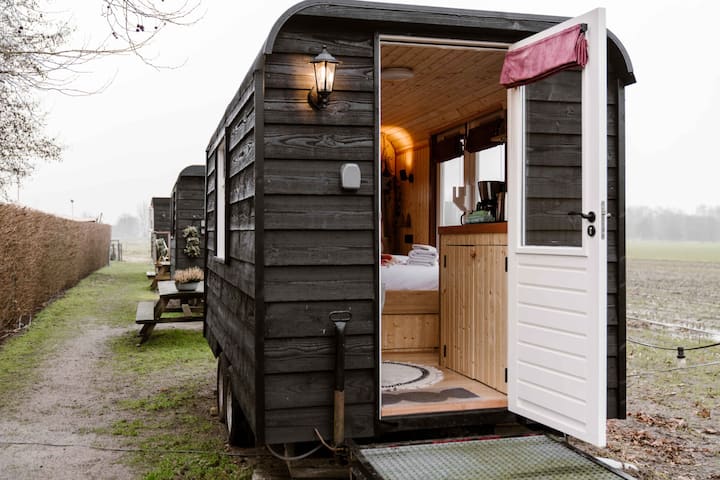 Crash Nstay | Juffrouw Jansen | Pipowagen - Dongen