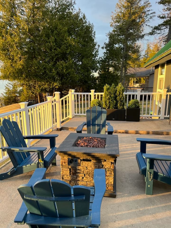 Drummond Island Vacation Homes -Island Dream Inn - Drummond, MI