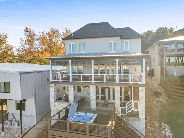 Lakeside Dreamhouse I Lake, Hot Tub, Dogs - Canyon Lake, TX