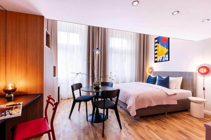 Turnkey | Wenceslas Square Apartment W/ Balcony V - Prague