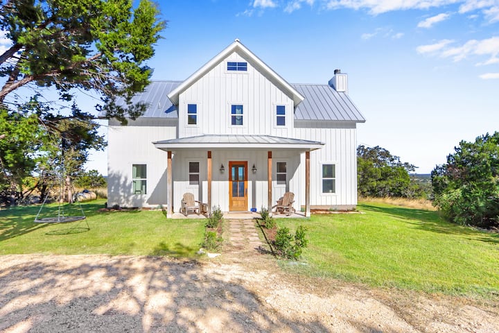 Hilltop Views • Dog Friendly • Fire Pit & Stars - Pedernales Falls State Park, Johnson City