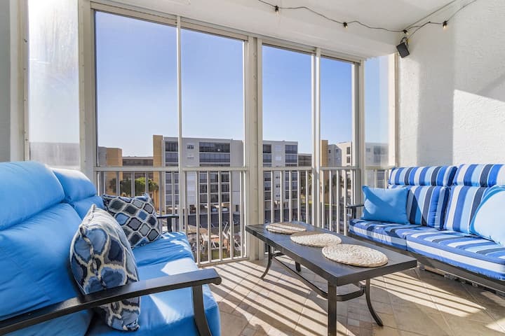 Casa Marina 423: Canal-view Condo W/ Pool & Beach - Fort Myers Beach, FL