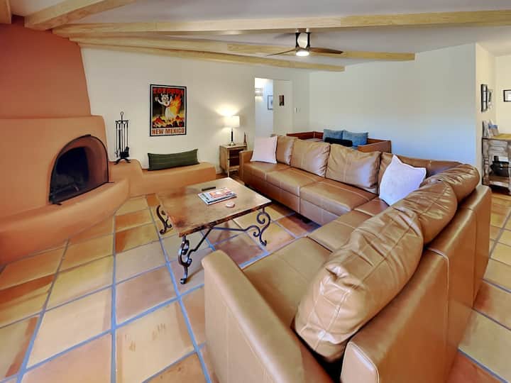 Casa Calabaza | Fenced Yard, Fire Pit - Santa Fe, NM