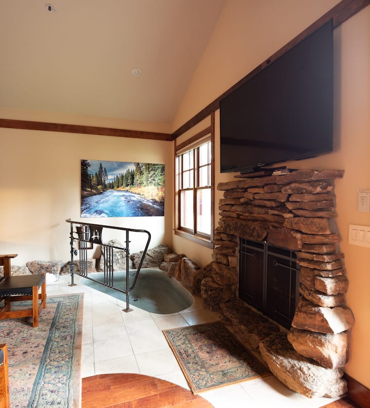 Fivepine Lodge & Cabins - Romance Cabin - Sisters, OR