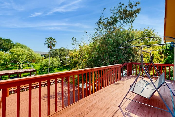 6br Cozy Home With Water View And Patio - Corpus Christi, TX