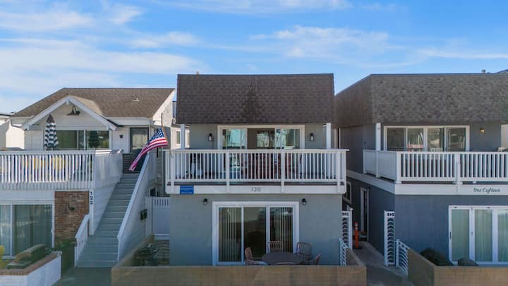 Bright & Renovated Just Steps From The Beach! 120 - Newport Beach, CA