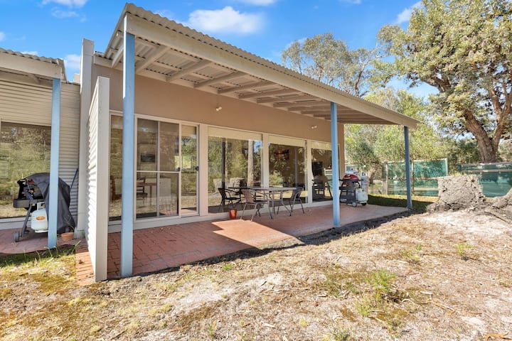 Ivanhoe: 1br Lodge Offering Bush Views + More! - Loch Sport