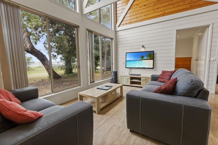Westwind: 2br Lodge Offering Water Views + More! - Loch Sport
