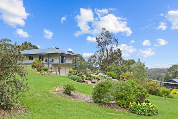 Country Gardens: Relax And Unwind In Metung - Lakes Entrance