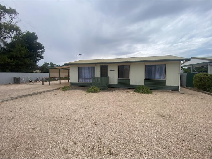 Hidden Gem - Plenty Of Room For Parking And The Bo - Stansbury
