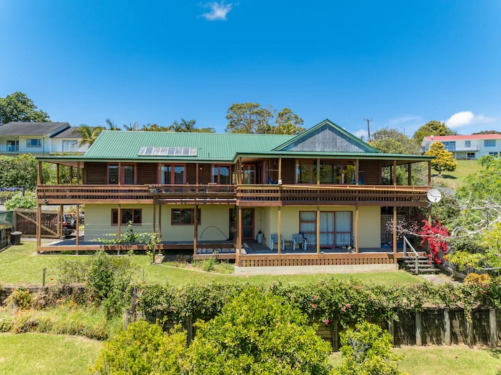 Serenity Hills - Mangonui Holiday Home - Mangōnui