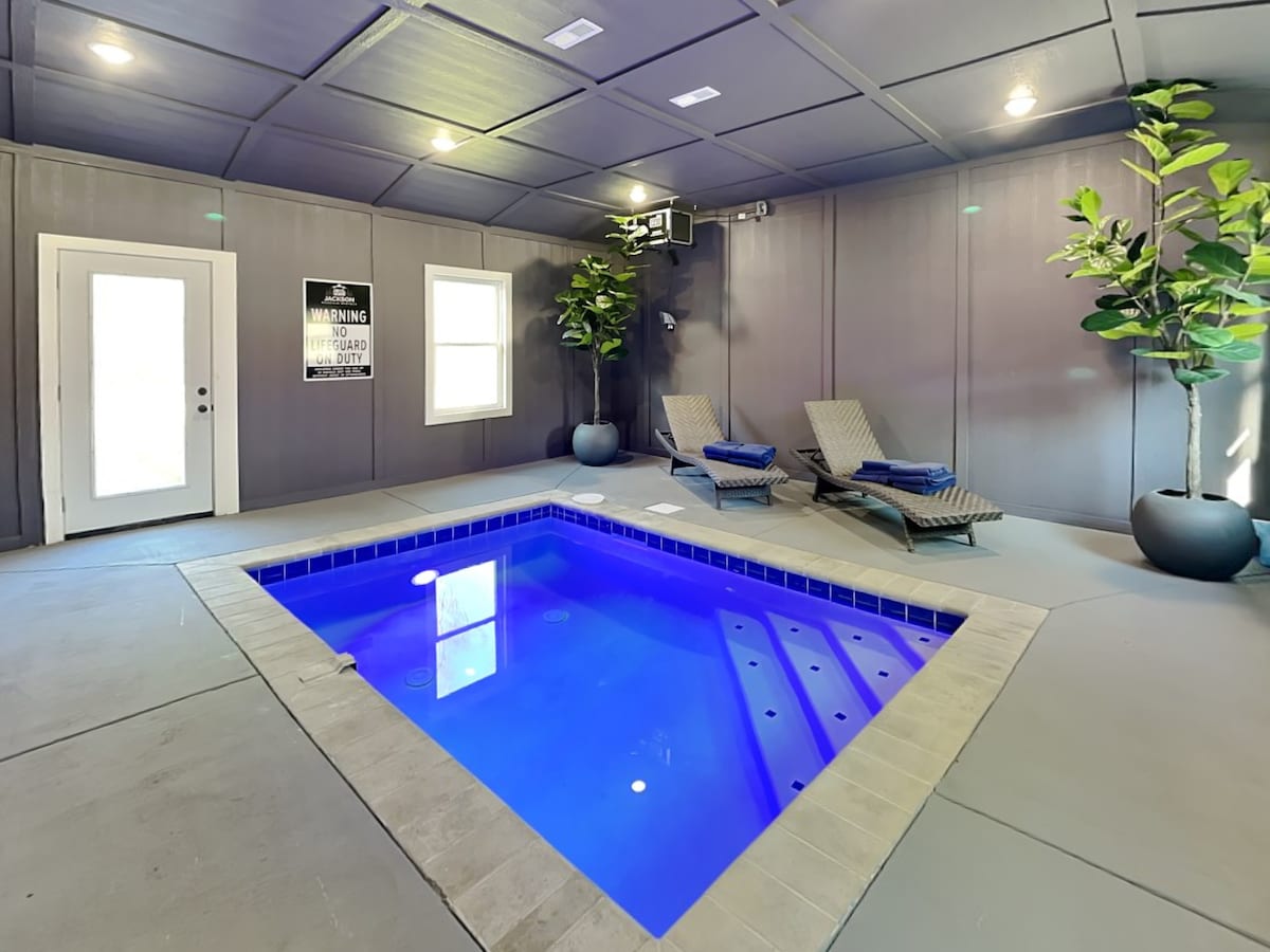 Modern Indoor Pool + Fire Pit w. Swinging Chairs - Cabins for Rent in ...