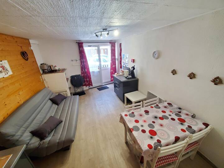 Studio Au Coeur De Murol, Village Médiéval - Chambon-sur-Lac