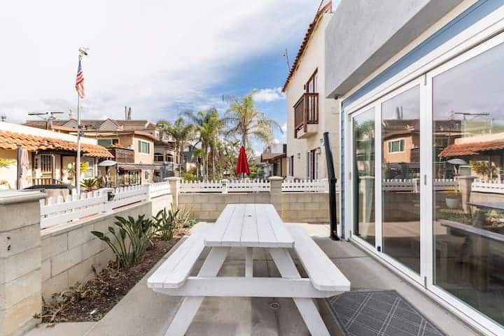 Island 2br Suite (Prime Spot!) - San Diego, CA