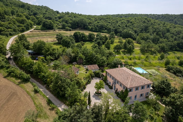 Villa Dramac: Villa & Country Estate - Koper