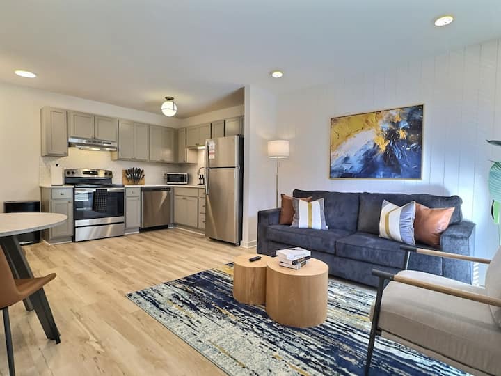 City Retreat Near Downtown Hotspots - Birmingham, AL