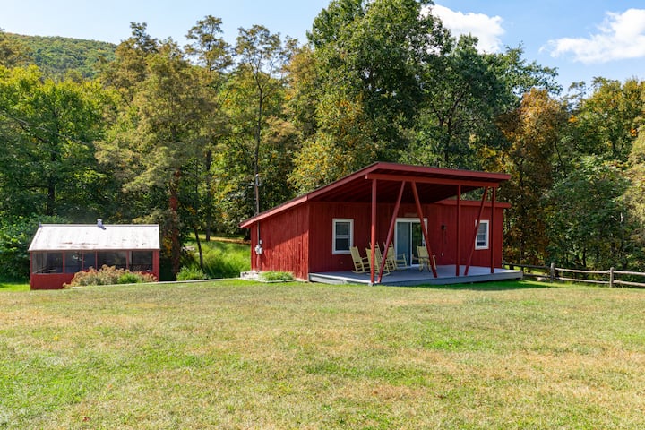 Red Cabin - The Cottage @ Willow Lake - Fahnestock State Park, Carmel Hamlet