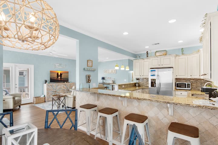 Walk To Beach-steps From Pool-4br Heart And Sol - Destin, FL