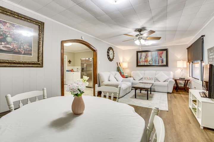 2 Mi To Nicholls State University: Home W/ Yard - Thibodaux, LA