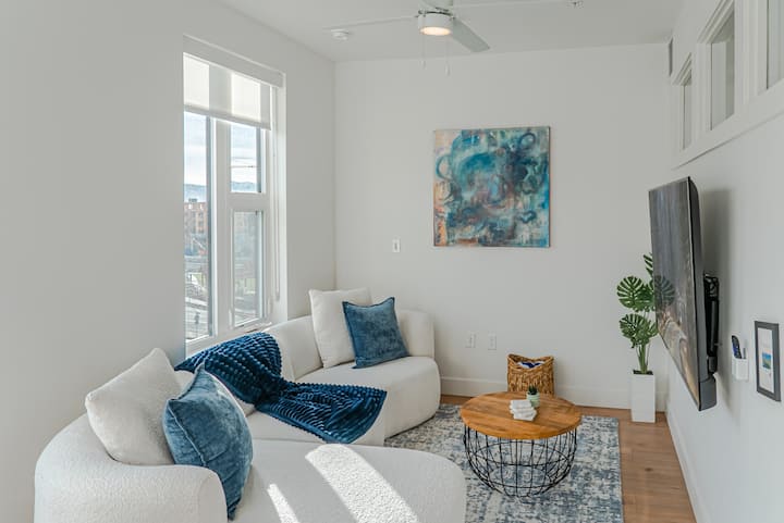 Vibrant 1bd 1ba W/pool, Gym, Htub, Bowling + More! - Salt Lake City, UT