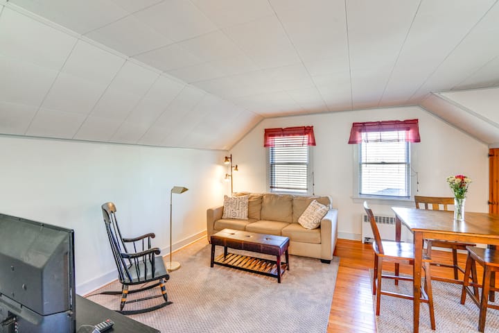 Quiet Country Living: Farmhouse Apt Near Hudson! - Ghent, NY