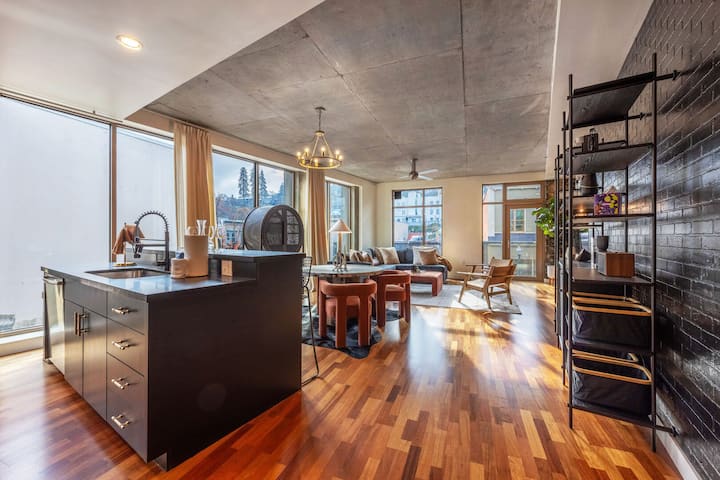 Rrr - Elegant Downtown Loft, Downtown, Doppio - Hood River, OR