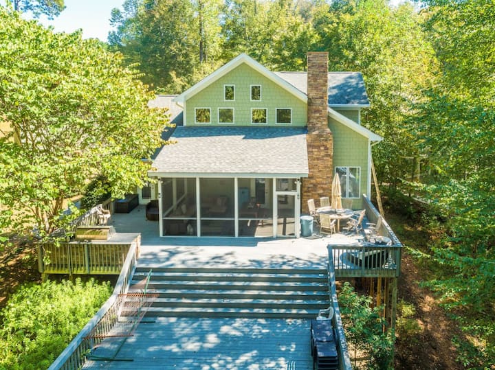 Absolute Dream Getaway | Sauna & Pool Table+views - Lake Gaston