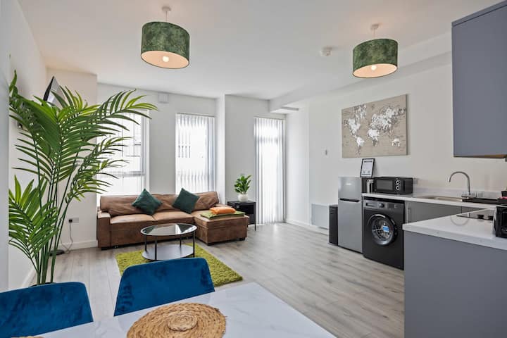 Elegant East Village Apartment For Rent - George Best Belfast City Airport (BHD)