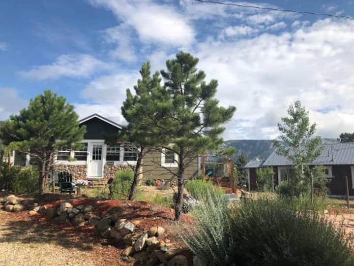 Diamond Cottage - Enjoy The Views! - Estes Park, CO
