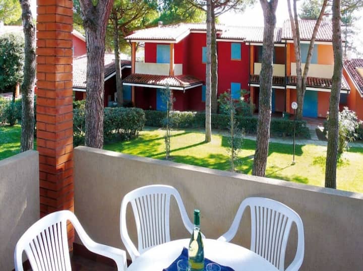 Superbe Maison De Quatre Pièces Avec Piscine Extér - Bibione